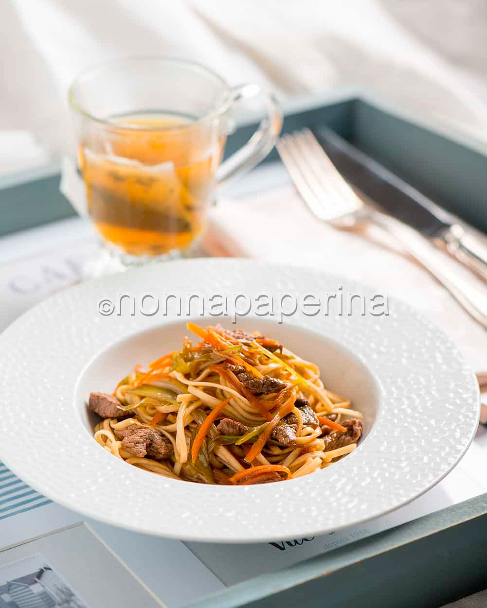 Ricetta veloce degli Spaghetti di riso con carne e verdure