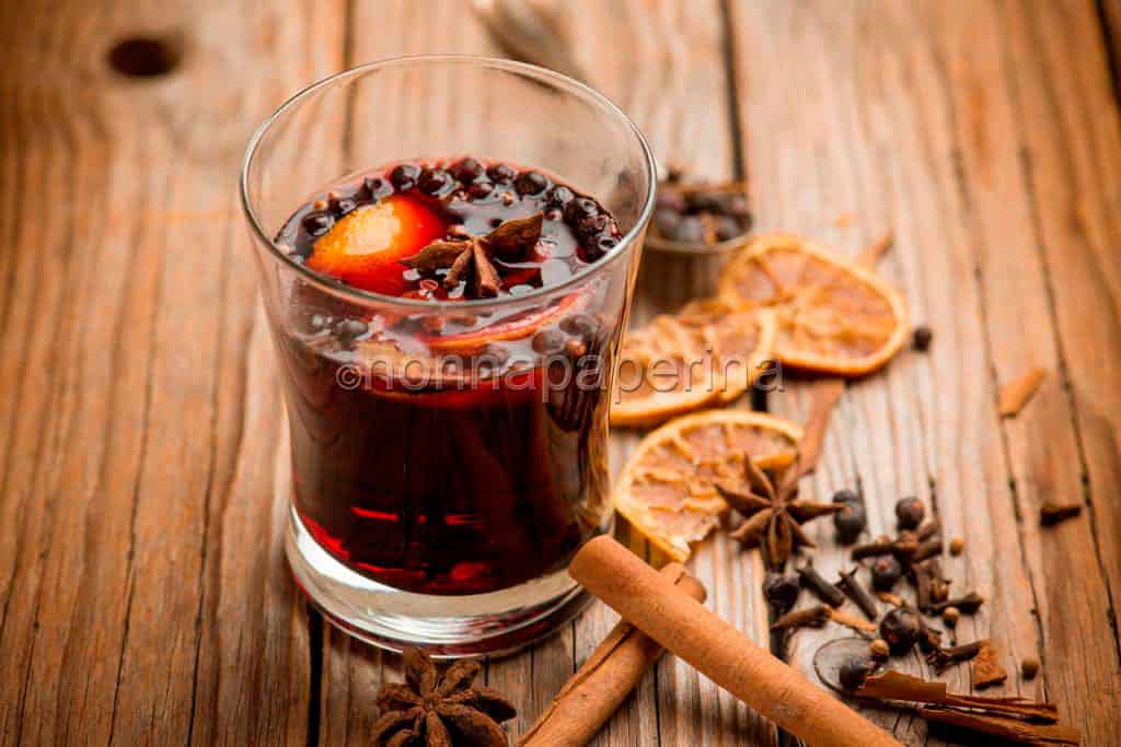 Ricetta del Vin brulè o Vino bruciato : l'oro rosso ricco di aromi