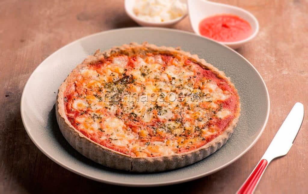 Pizza di grano saraceno, una delizia senza glutine e senza lattosio