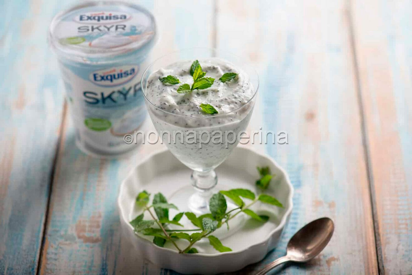 Mousse di Skyr con semi di papavero, una bizzarra combinazione
