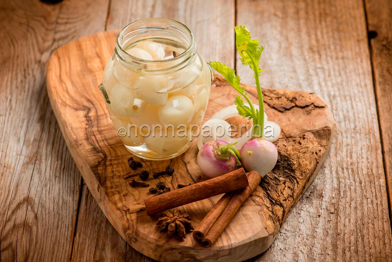 Rape bianche sotto aceto, una conserva tradizionale e molto antica