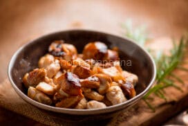 Pollo con funghi porcini, un secondo da leccarsi i baffi