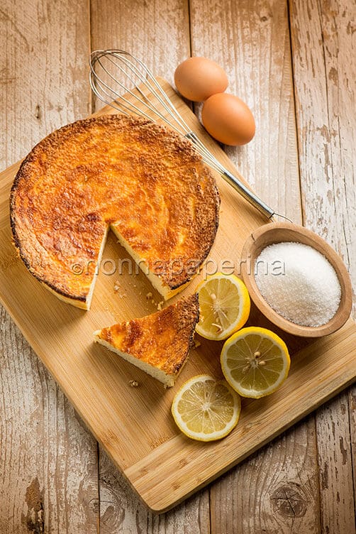 Il fiadone dolce di ricotta e limone, un dolce tipico e davvero delizioso