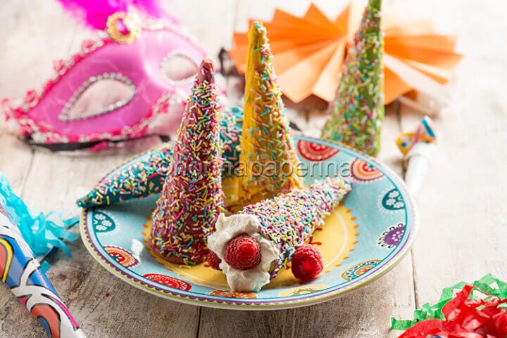 Coni colorati per Carnevale, una ricetta originale per le feste