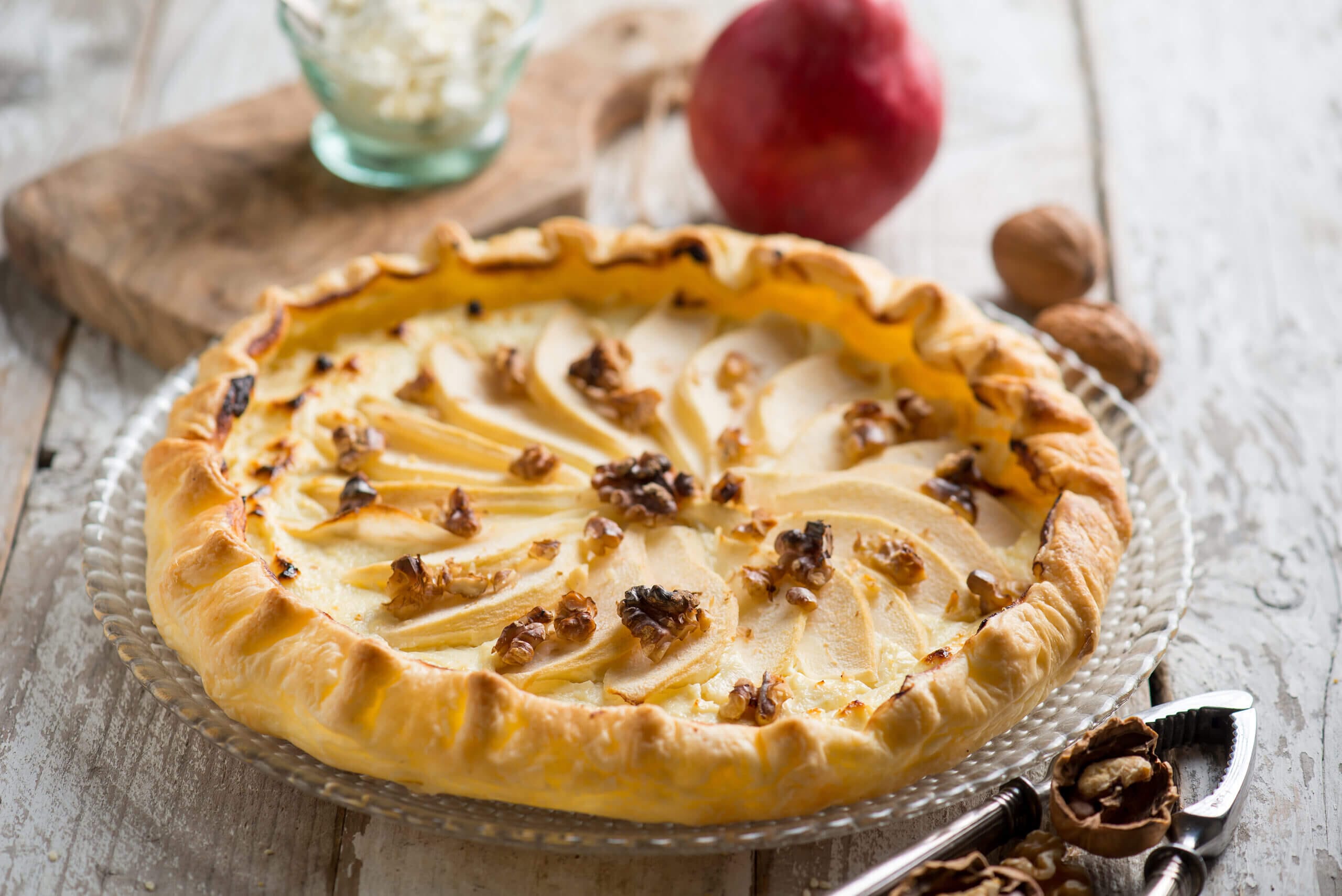 Torta salata con pere e formaggio, una ricetta gustosa e facile