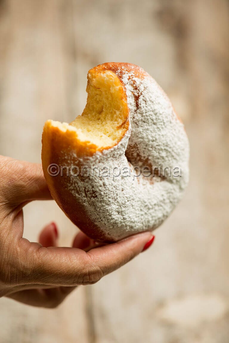 Graffe napoletane, un dolce tipico napoletano adatto al Carnevale