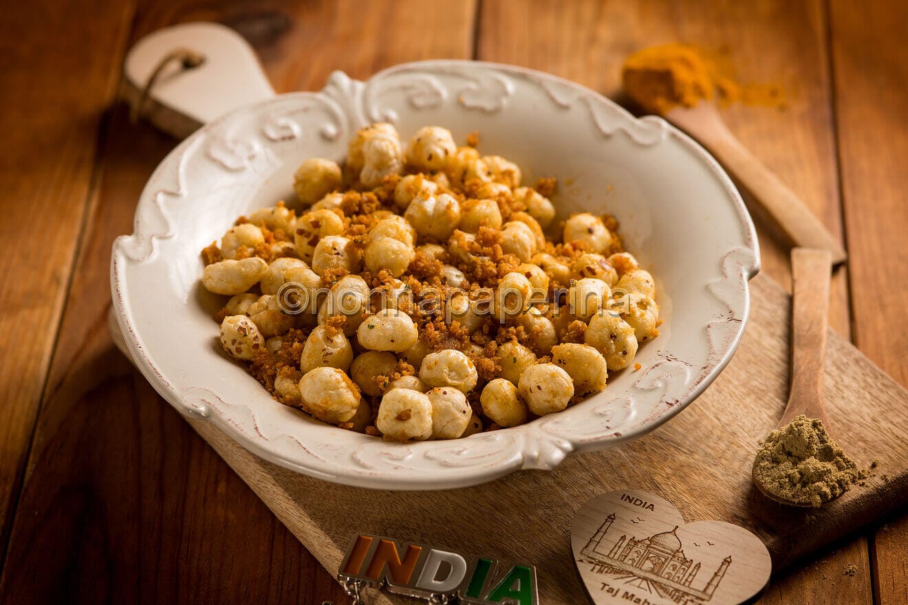 Makhane al Parmigiano: un delizioso snack indiano e mediterraneo