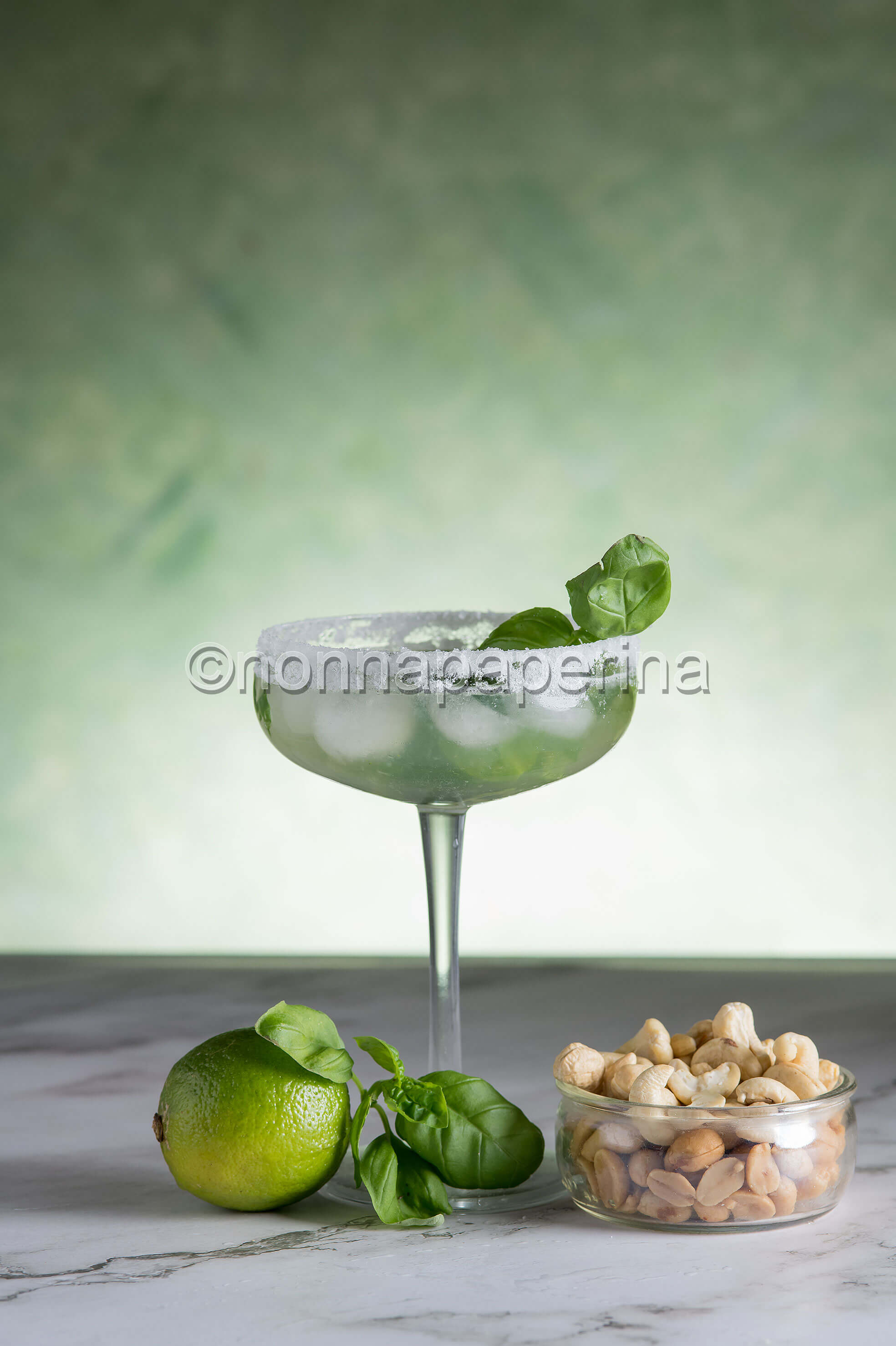 Margarita al basilico, un cocktail in versione aromatica e intensa